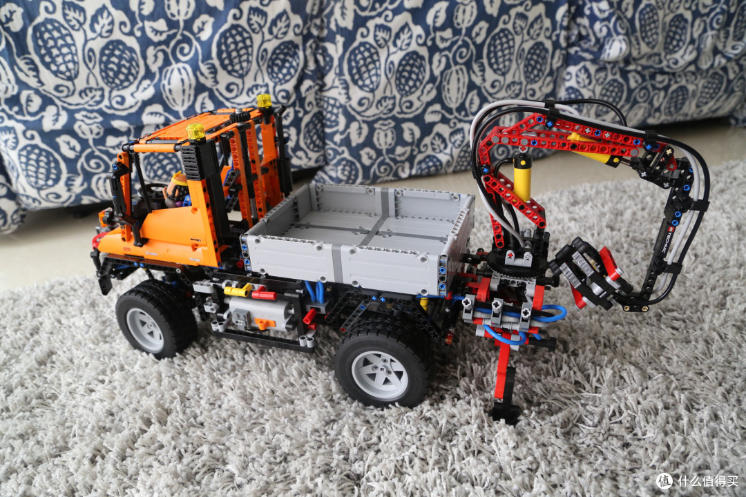 LEGO 乐高 8110 奔驰乌尼莫克 — 科技旗舰中的精品_拼插积木_什么值得买