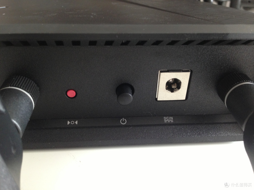 ASUS 华硕 RT-AC87U Wireless-AC2400 Dual Band Gigabit 旗舰路由器_路由器_什么值得买