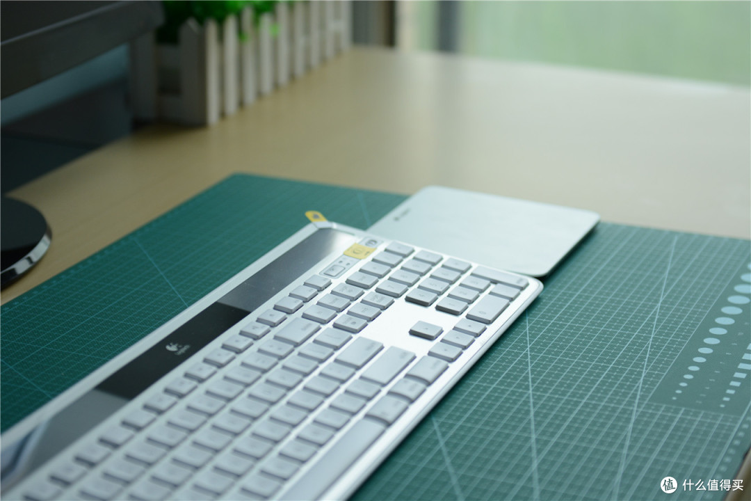 Logitech 罗技 T651蓝牙触摸板开箱_触控板_什么值得买