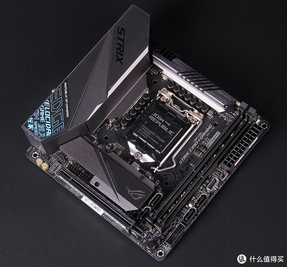 经典Q33 ITX机箱装机小记 — 9700K / ROG Z390-I / ASUS RTX2060_电脑配件_什么值得买