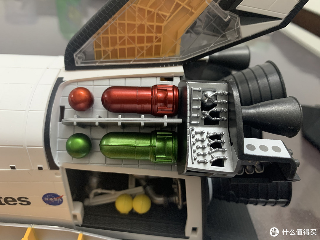 还是首晒--4D Master SPACE SHUTTLE CUTAWAY 发现号航天飞机_飞机模型_什么值得买