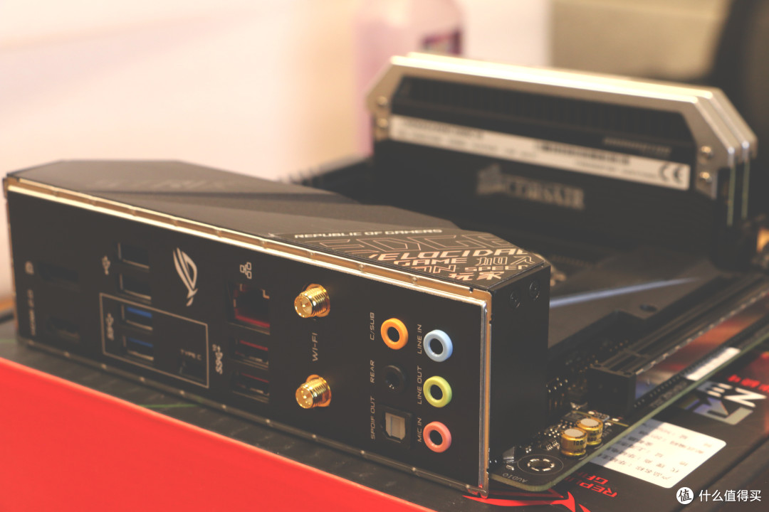 【开箱】唯一大厂A4结构ITX机箱，性能和艺术的完美融合_机箱_什么值得买