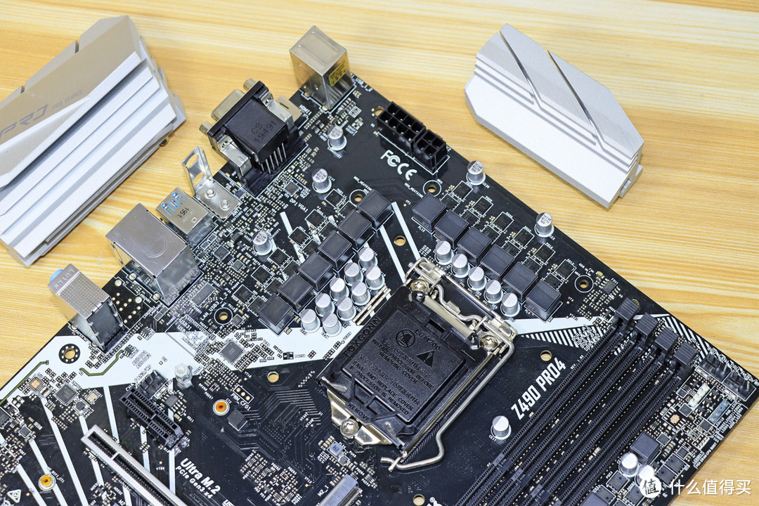 有了它，你也可以双倍快乐！酷睿 10th入门级座驾 华擎 Z490 Pro4 图赏_主板_什么值得买