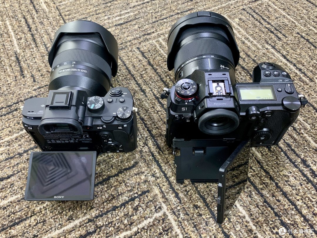 索尼A7M3全面对比松下S1！两万微单套机选哪个？_单电相机_什么值得买