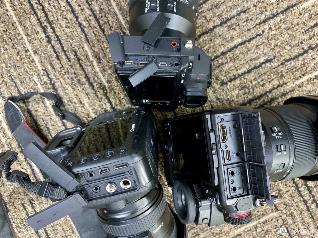 索尼A7M3全面对比松下S1！两万微单套机选哪个？_单电相机_什么值得买