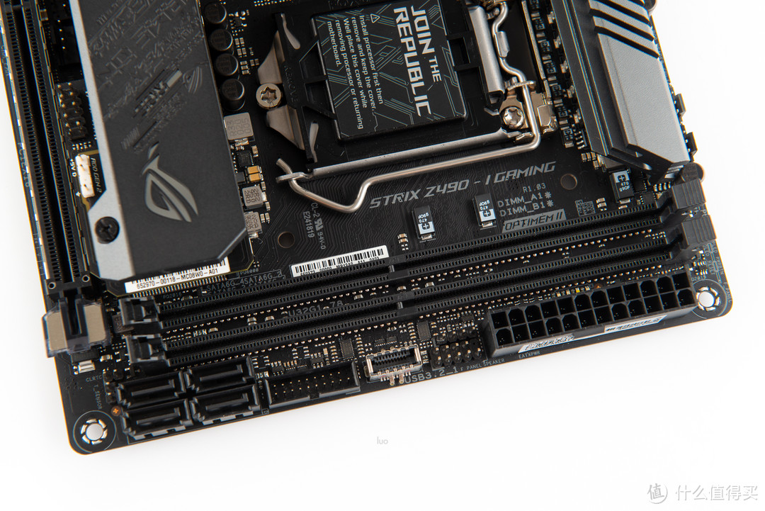 首发开箱，玩家国度 ROG STRIX Z490-I GAMING！_主板_什么值得买