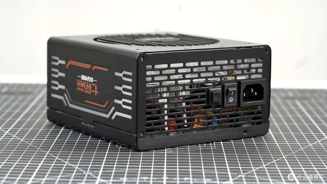 卧式3A ITX主机装机：RTX3070+10个硬盘位，兼顾高性能与大存储_机箱_什么值得买