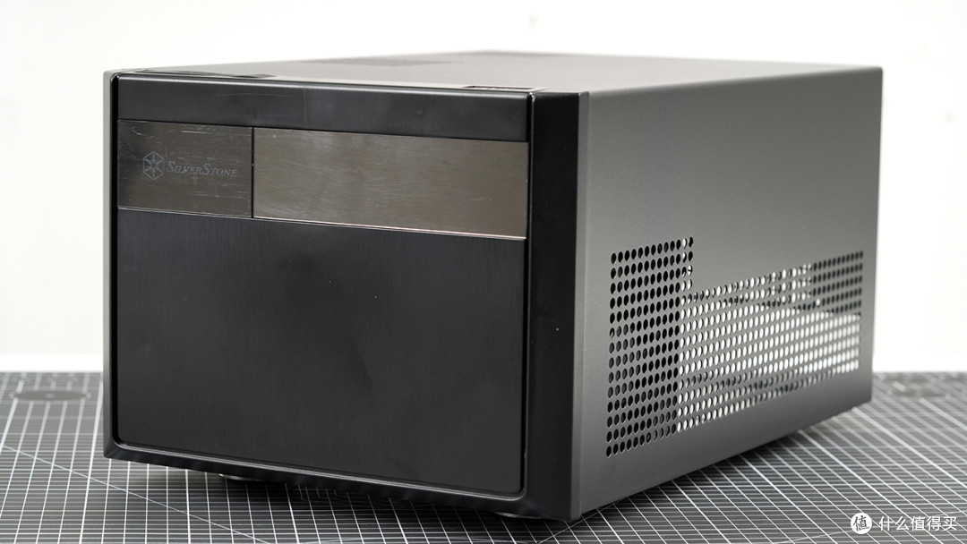 卧式3A ITX主机装机：RTX3070+10个硬盘位，兼顾高性能与大存储_机箱_什么值得买