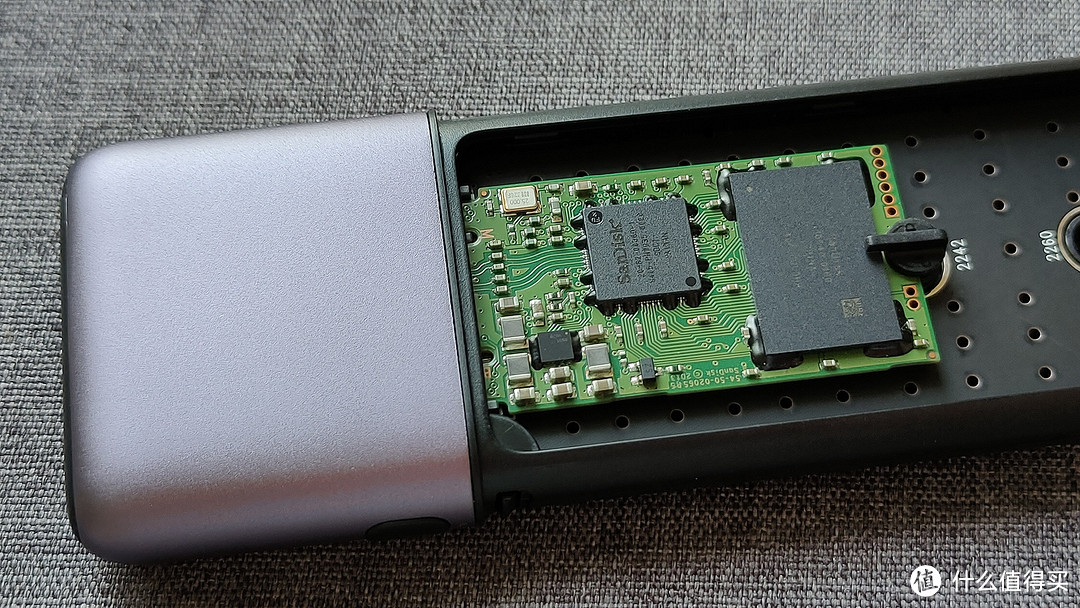 绿联NVMe/SATA双模USB-C外置硬盘盒：RTL9210B主控，CM389开箱和体验_移动硬盘盒_什么值得买