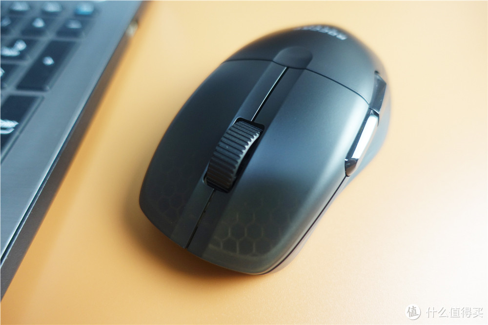 冰豹Kone Pro Air游戏鼠标体验：极致的游戏体验，超舒适的握感_鼠标_什么值得买
