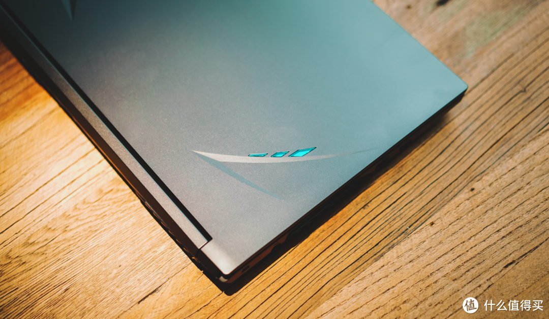炫龙M7-E8S3首发上手评测：5800H+3070香不香？能忍住不冲？_笔记本电脑_什么值得买