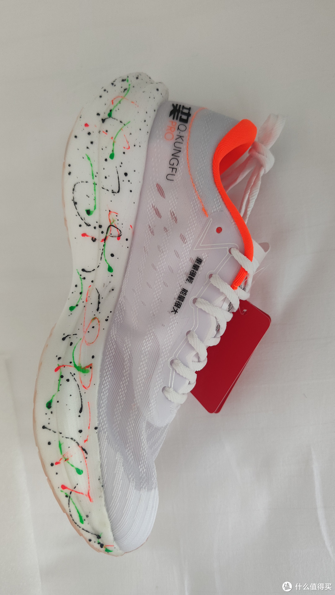 618最值得入手的国产碳板跑鞋-流萤配色乔丹飞影PB2.0体验_跑鞋_什么值得买