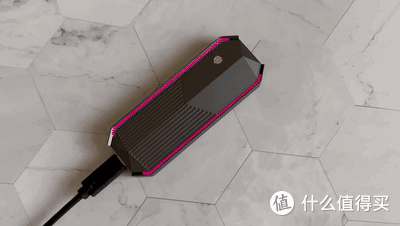 带RGB灯效的硬盘盒，外观颜值在线，读写速度还很不错：Yottamaster WA1-C3硬盘盒开箱和使用体验_移动硬盘盒_什么值得买