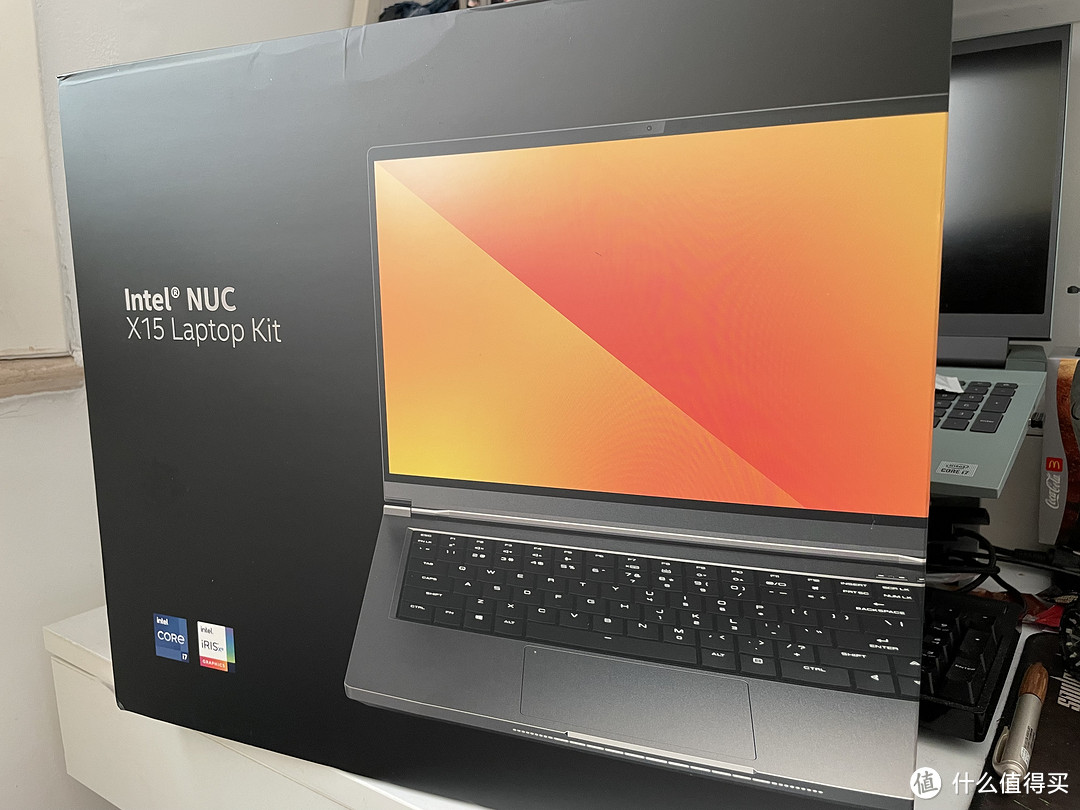 INTEL NUC X15 Laptop Kit 开箱测试_移动工作站_什么值得买