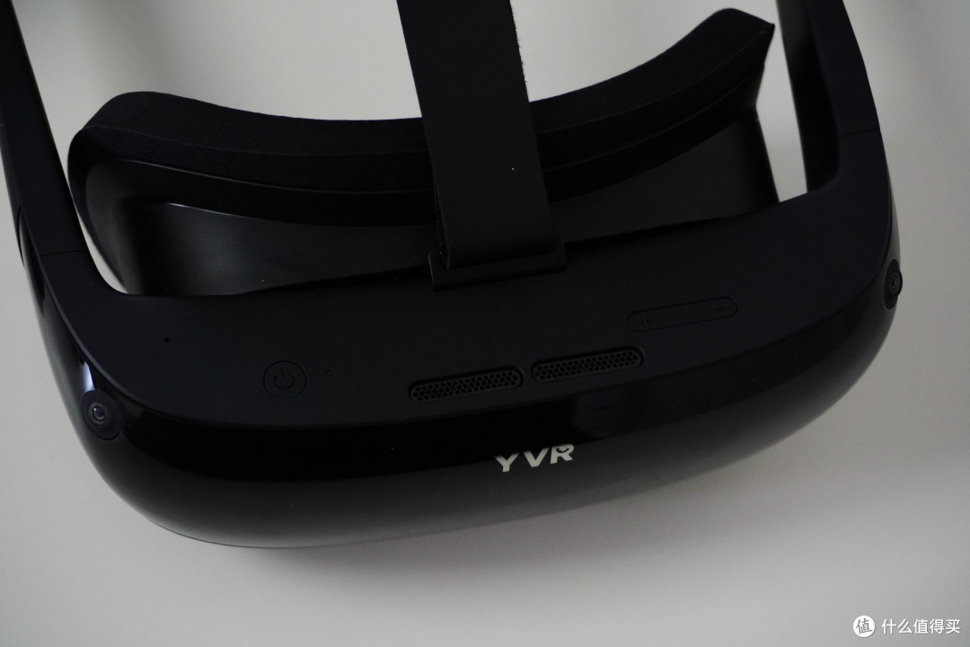内行评测：VR 一体机“新玩家”？全新 Pancake 成像技术的 YVR 2 一体机 _VR设备_什么值得买