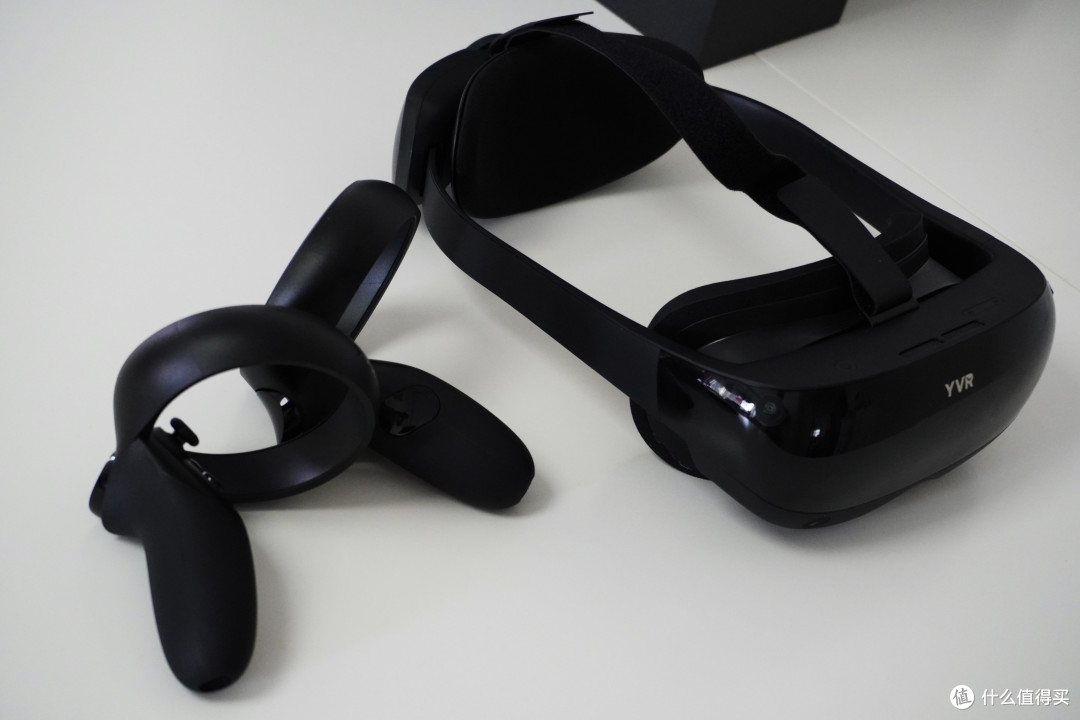 内行评测：VR 一体机“新玩家”？全新 Pancake 成像技术的 YVR 2 一体机 _VR设备_什么值得买