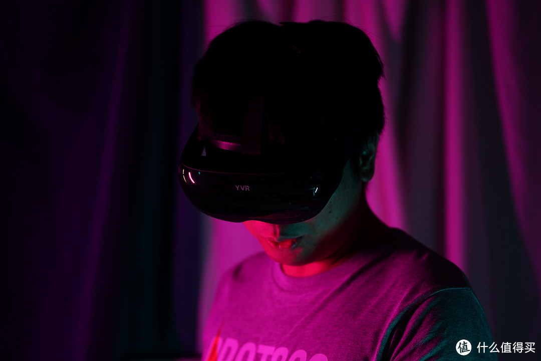 内行评测：VR 一体机“新玩家”？全新 Pancake 成像技术的 YVR 2 一体机 _VR设备_什么值得买