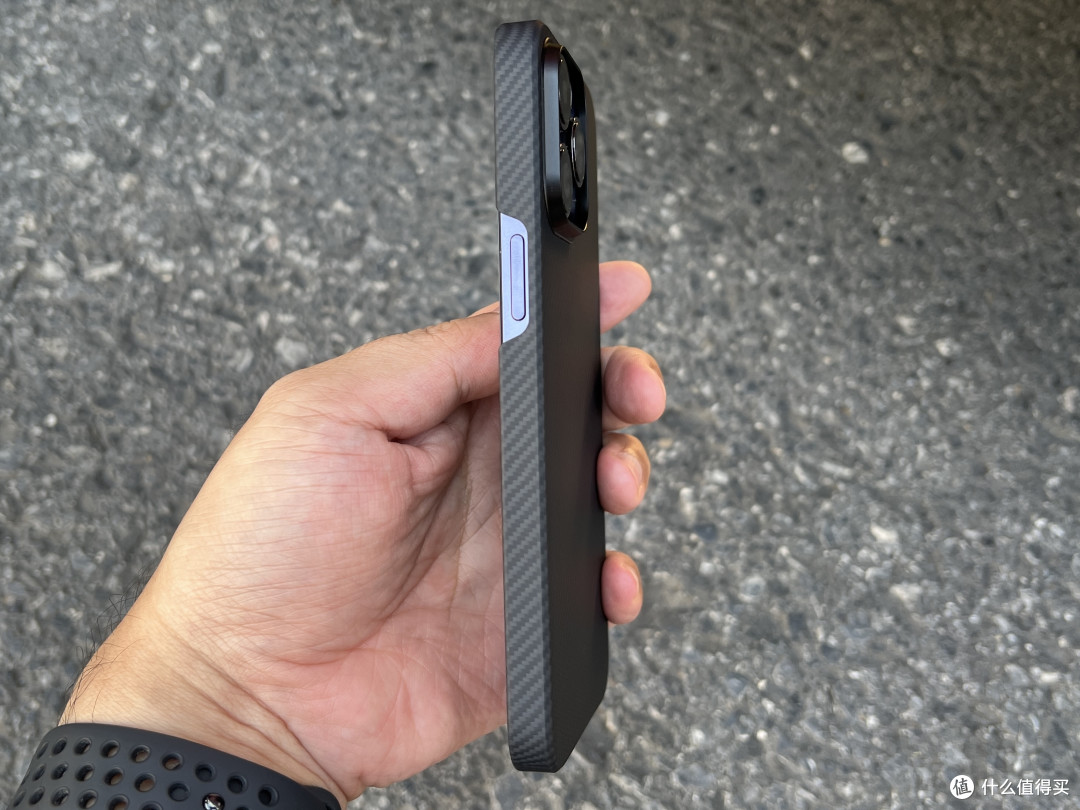 iPhone 14Pro Max 紫色 + PITAKA 600D 凯夫拉 黑灰斜纹 磁吸壳 简单开箱 简单点评_保护壳_什么值得买