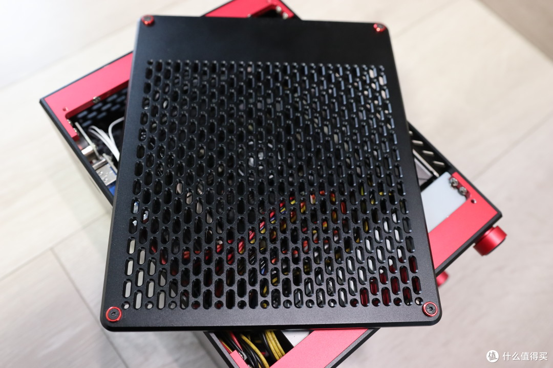 Itx全铝机箱的艺术生——lzmod 迷你桌面级a4 F1 1u 机箱 什么值得买