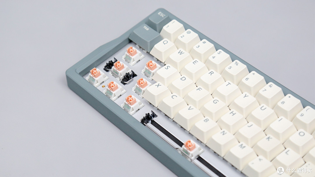 IQUNIX Q66三模热插拔机械键盘评测：小身材，大味道_无线键盘_什么值得买