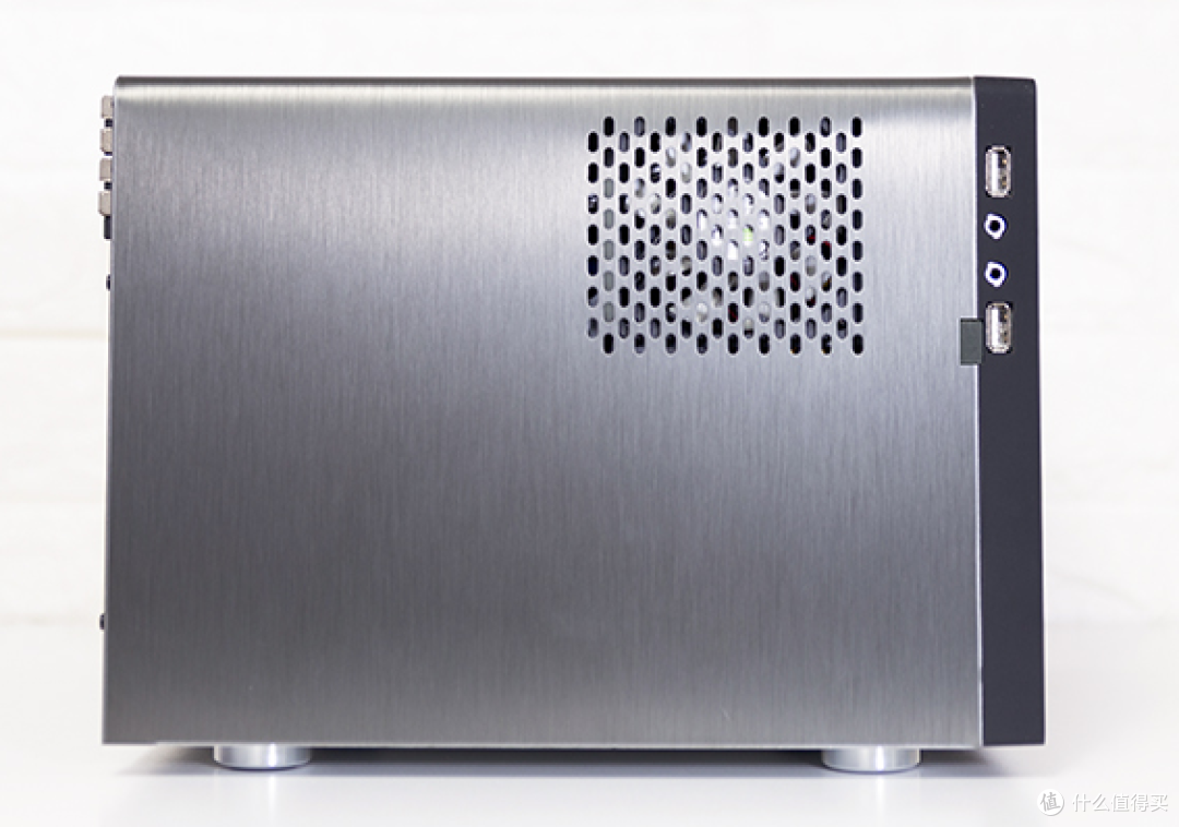 8 盘位 NAS 硬件如何选择_NAS存储_什么值得买