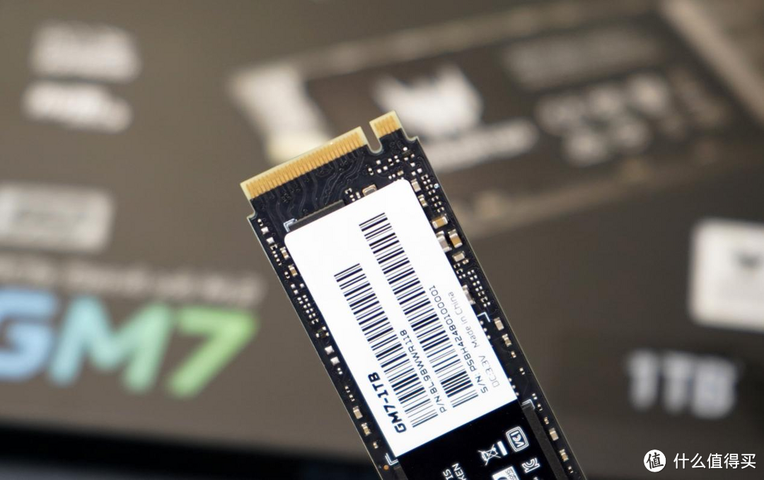 宏碁掠夺者GM7评测：PCIe 4.0 SSD中的佼佼者！_固态硬盘_什么值得买
