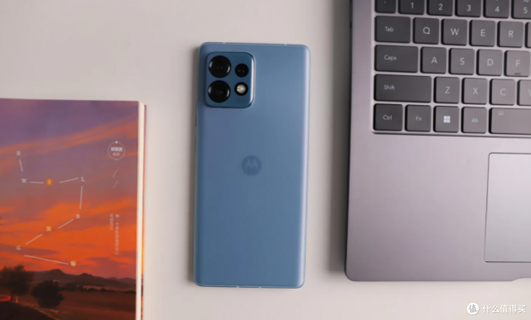 “卷王”摩托罗拉，骁龙8Gen2+IP68仅3399元，比小米13便宜600元_安卓手机_什么值得买