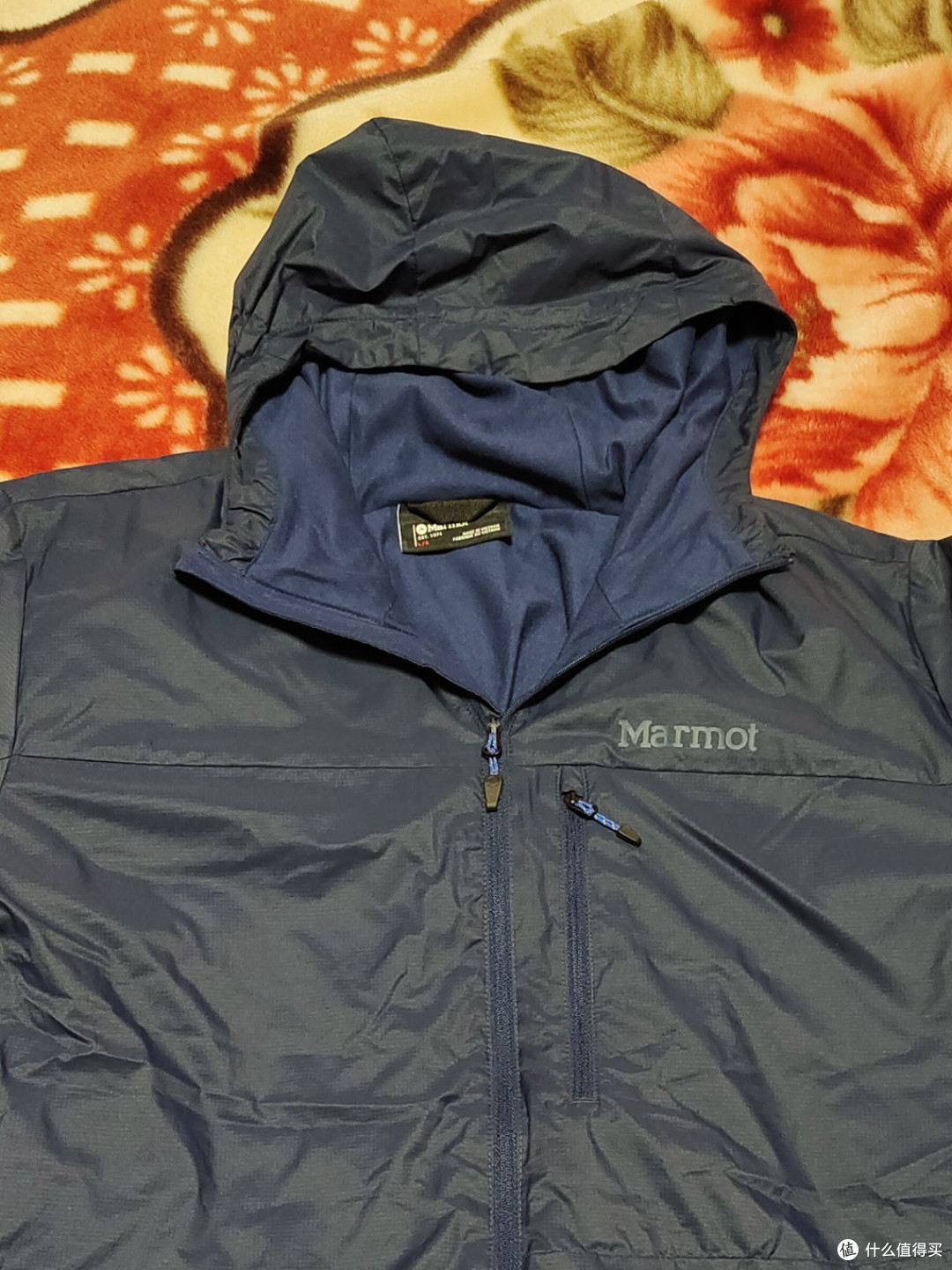 土拨鼠Marmot神衣，囯鼠和美鼠多图细节对比！_户外服饰_什么值得买