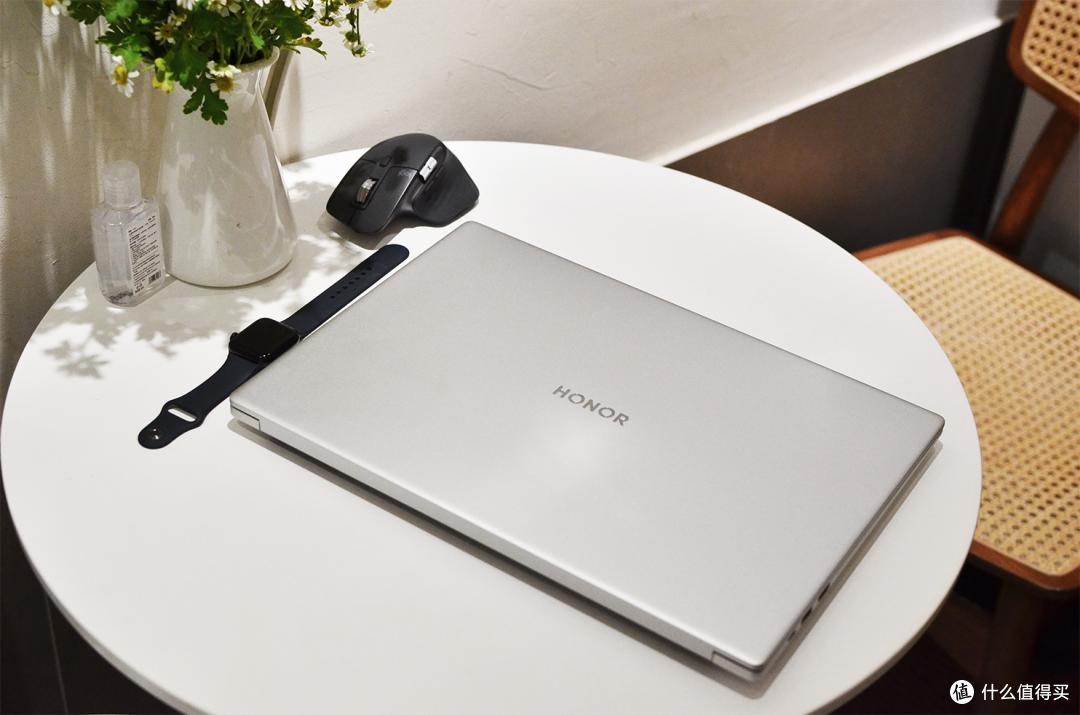 轻薄本中的“重量级“选手——荣耀MagicBook X 16 Pro_普通笔记本_什么值得买