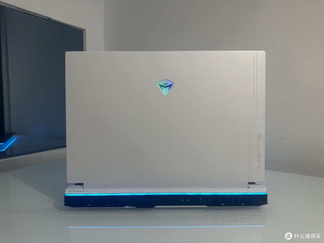 水冷+风冷强力输出，机械师曙光16Pro 4080评测_游戏本_什么值得买