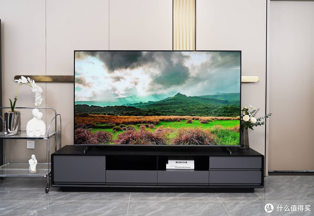 《到站秀》海信ULED电视75E5K体验评测：越级高端音画享受_液晶电视_什么值得买