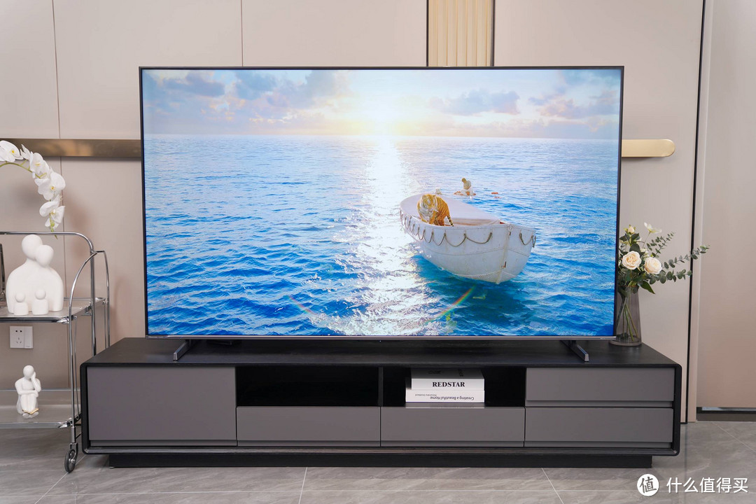 《到站秀》海信ULED电视75E5K体验评测：越级高端音画享受_液晶电视_什么值得买