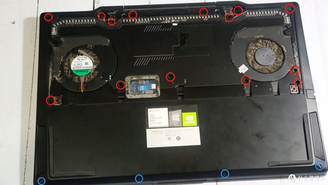 荣耀猎人V700升级1T固态硬盘+32G内存条，轻松解决存储和运行速度问题_固态硬盘_什么值得买