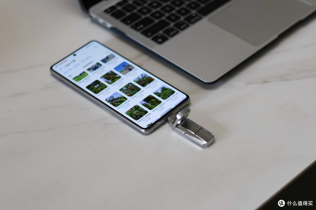 全盘读写不掉速，国产存储站起来了！aigo U393固态U盘评测_U盘_什么值得买