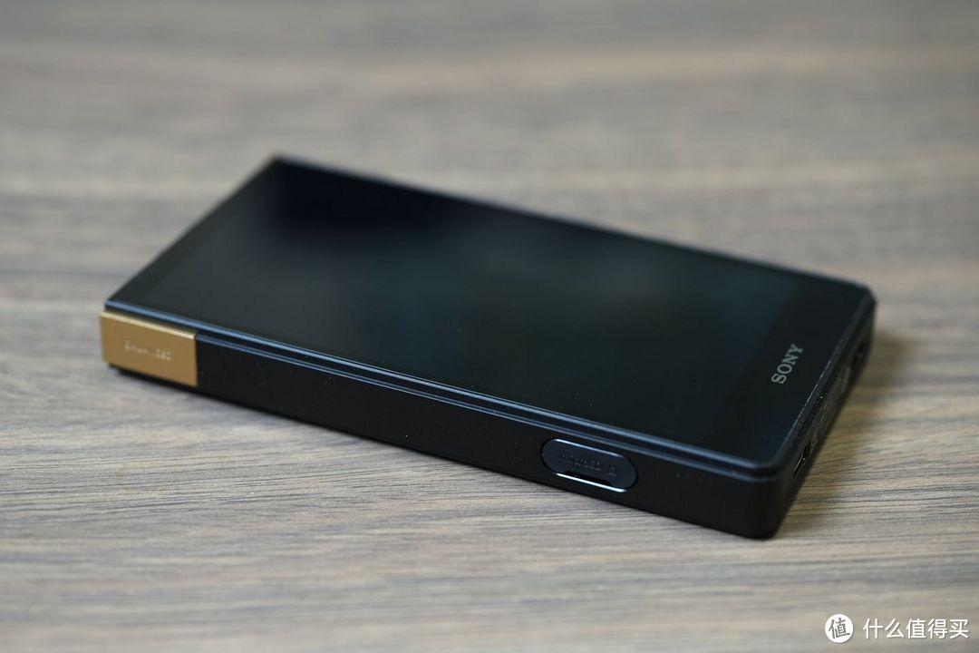 2023年了，索尼小黑砖还值得买吗？｜索尼NW- ZX707真机测评_随身播放器_什么值得买