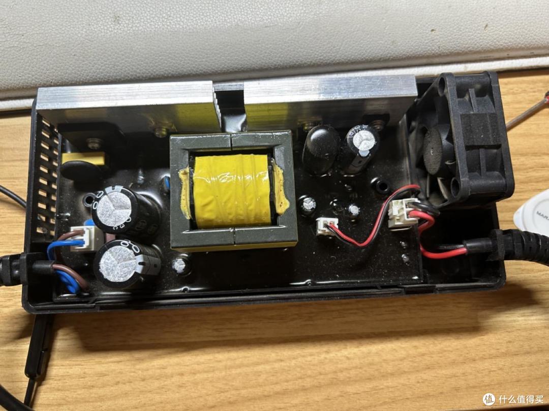 九号N85C 354W铅酸充电器拆解 看看风扇_电动车配件_什么值得买