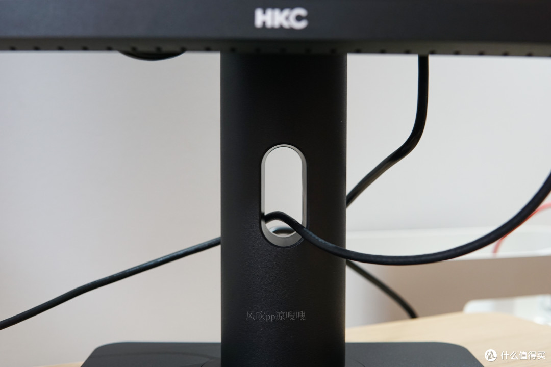 传输供电90W一线连，HKC 4K显示器P272U Pro上手感_显示器_什么值得买