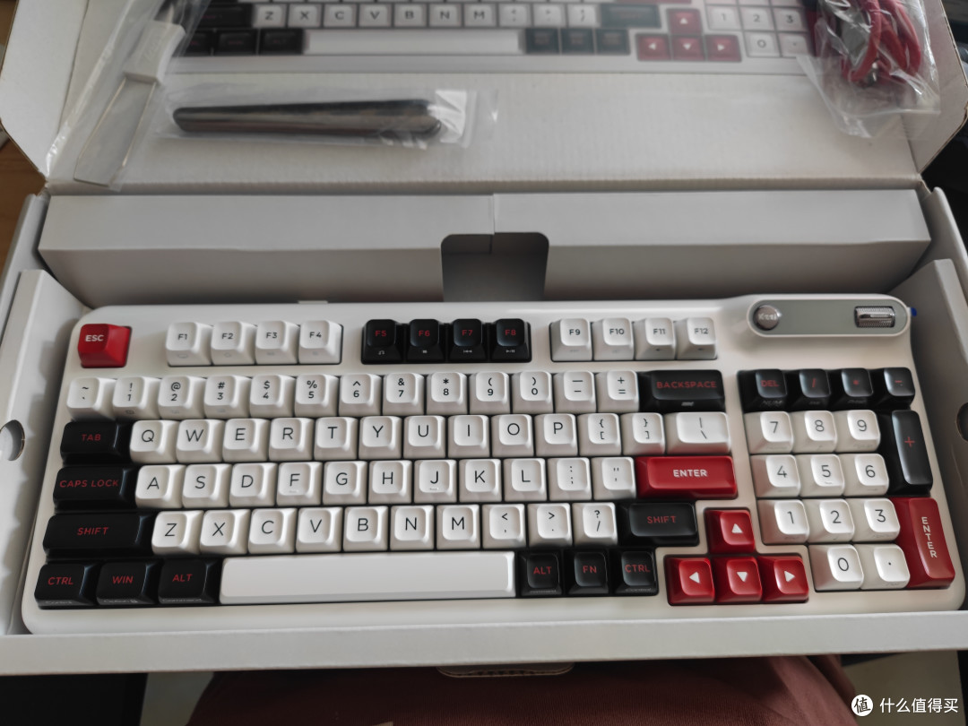珂芝Z98京东20周年限量版三模无线机械键盘开箱视频_键盘_什么值得买