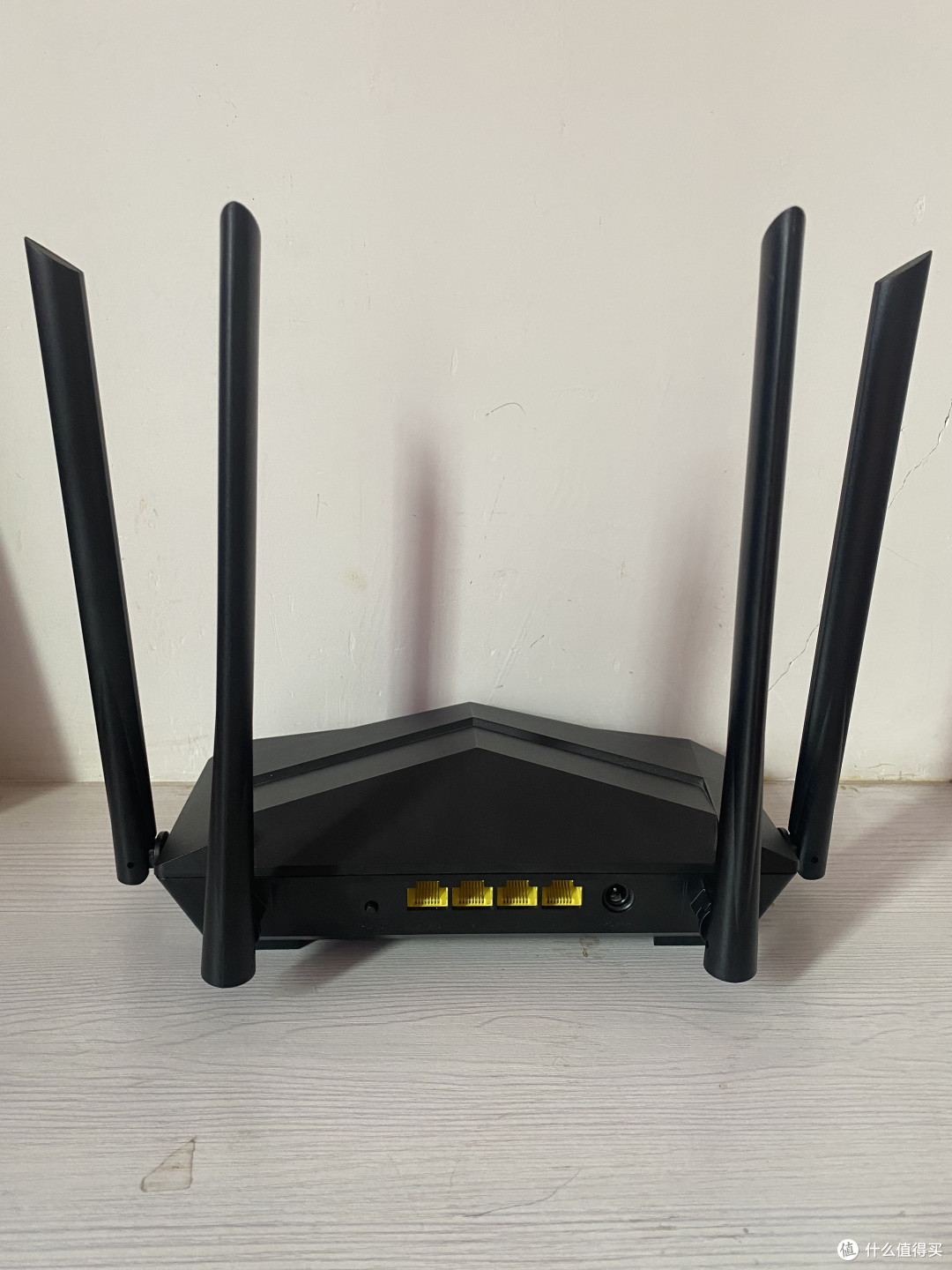 造型越是怪异的东西它就越有料！短文评测：腾达 AC10 1200M 千兆双频路由器_路由器_什么值得买