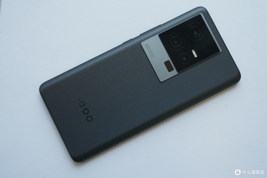 3799起的iQOO 11S值得买吗？iQOO 11S上手体验及测评：性能强劲，游戏体验出色的手机~_安卓手机_什么值得买