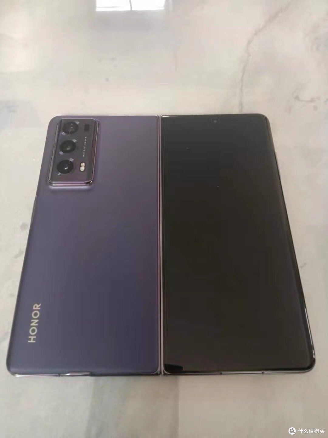 荣耀折叠屏手机，一触即变，惊艳全场！_手机_什么值得买