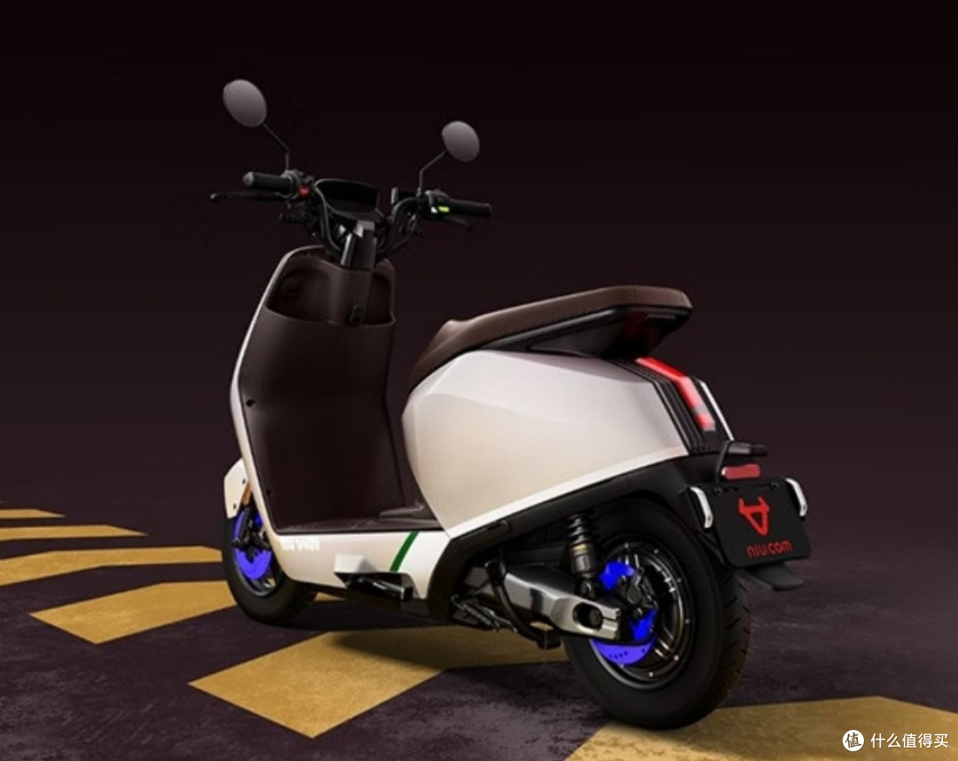 3699元 限地区：Niu Technologies 小牛G400动力版 2000W电机 / 100km/h续航 XN1200DT智能电动车_电动车_什么值得买