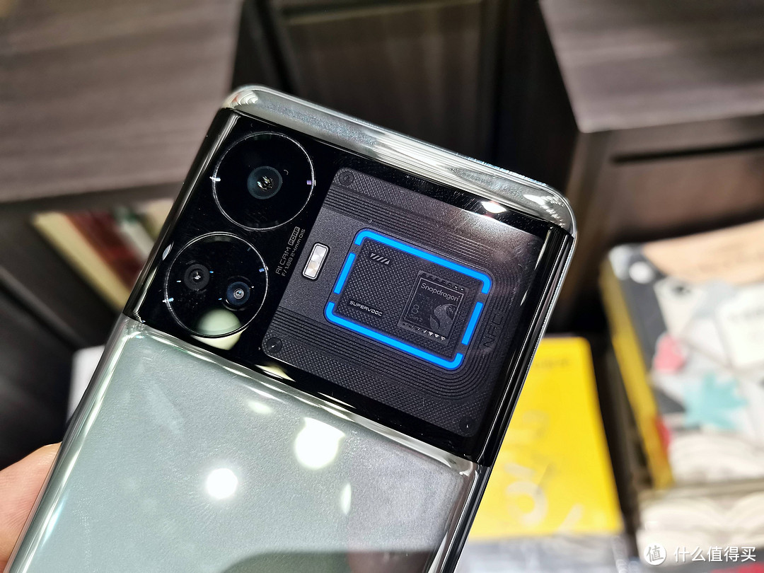 realme真我GT5评测体验：觉醒光环炫酷设计，游戏性能再次拉满_安卓手机_什么值得买