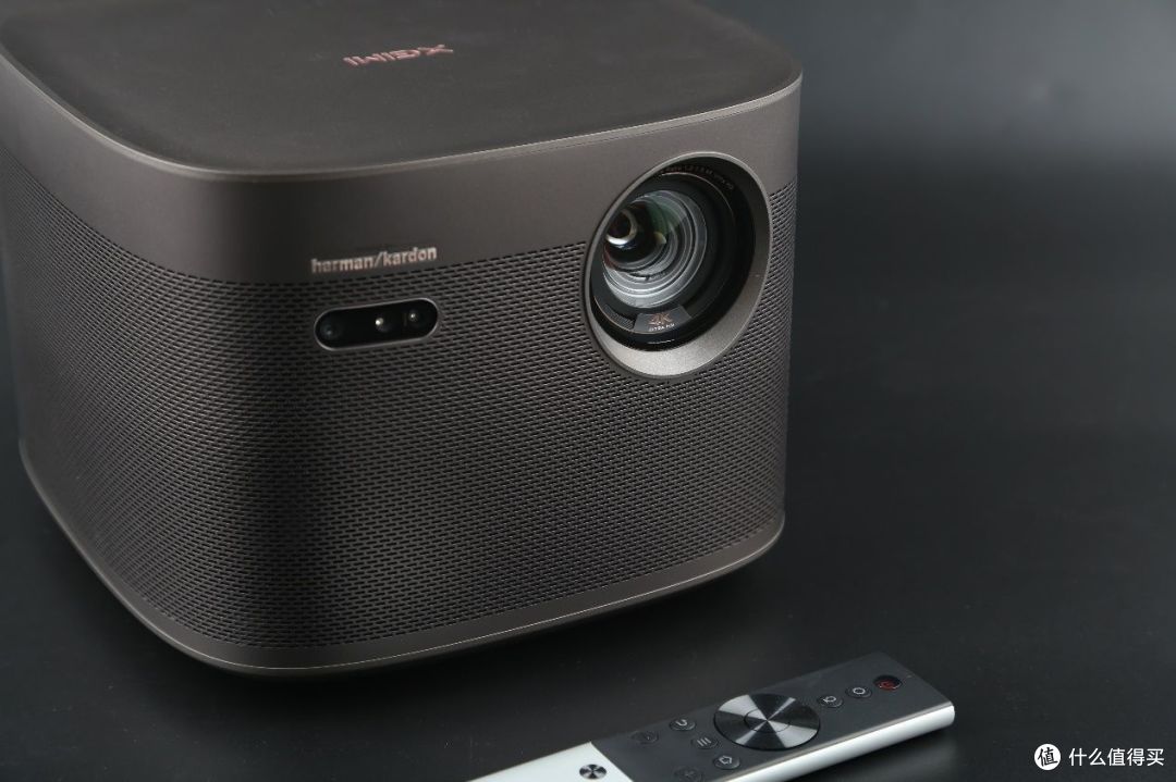 不捧不黑，用过才敢说 深度体验极米H6 Pro 4K智能投影机_投影设备_什么值得买