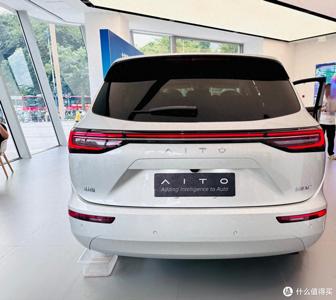 花了5亿做升级的AITO问界新M7 真的遥遥领先_新能源车_什么值得买