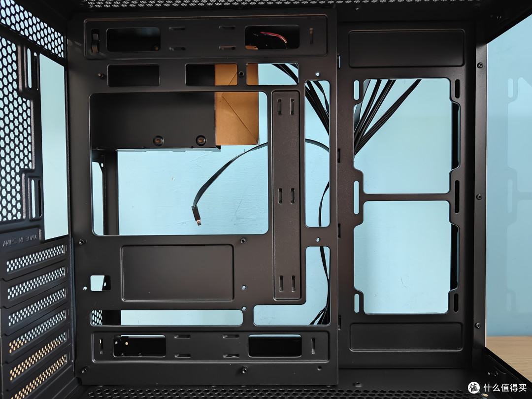 无立柱，兼容背插主板！300价位的ATX海景房机箱，超频三星界C3 T500 装机分享 _机箱_什么值得买