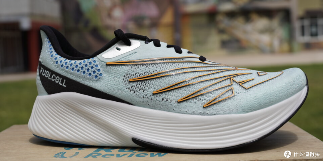 这些顶级碳板跑鞋们都升级了啥？_跑鞋_什么值得买