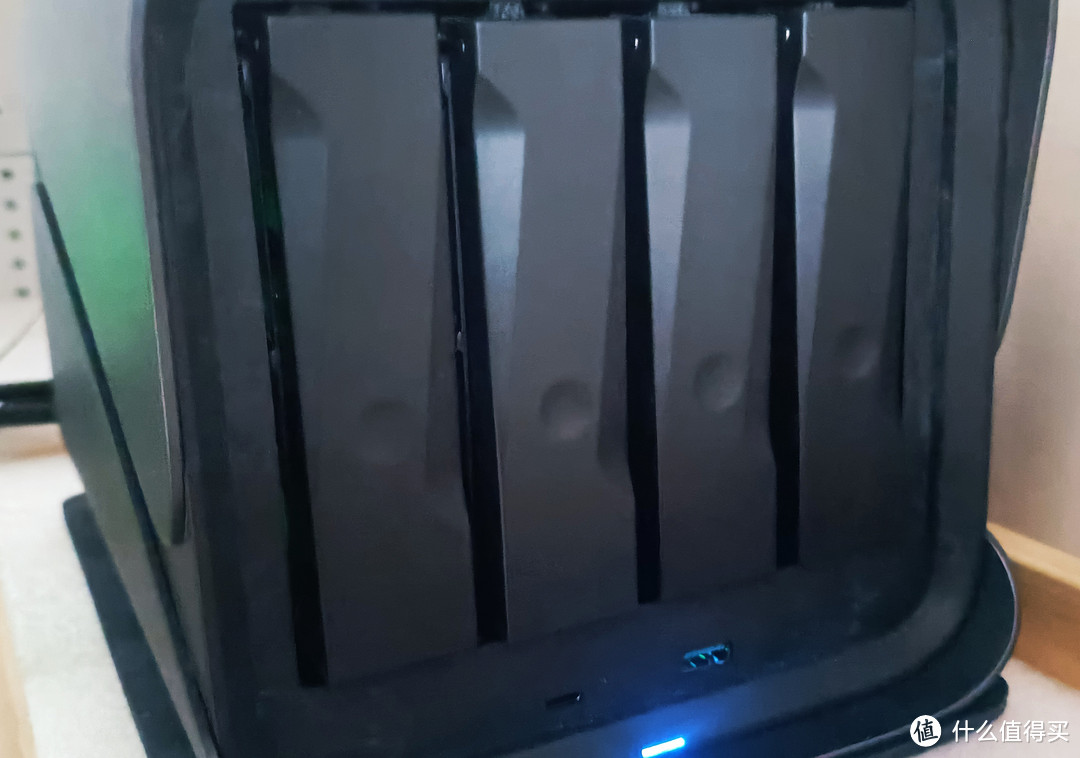 NAS最大的投入是什么？极空间z4pro有必要配明纬电源吗？_NAS存储_什么值得买