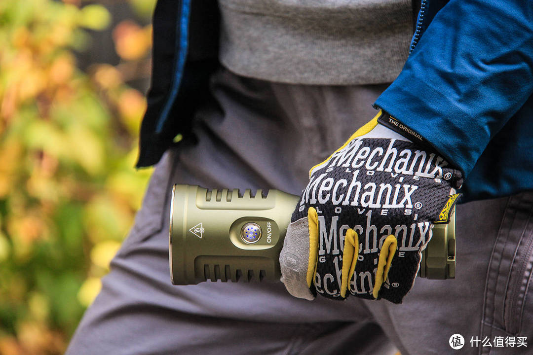 照亮3公里之外，首只46950手电光芒来袭：迈特明酷 MT001_户外照明_什么值得买