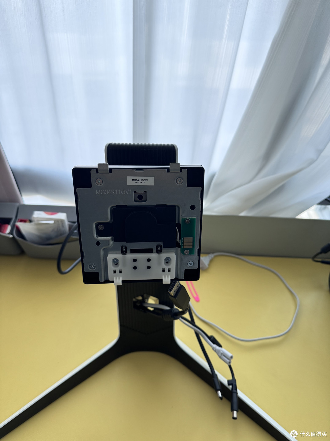 用完miniled显示器后你就不想用LCD显示器了，但是有个坑别踩_显示器_什么值得买